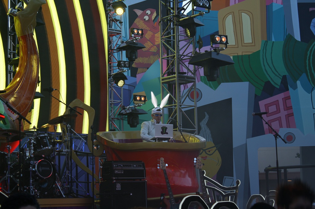 Review of Mad T Party at Disney California Adventure | TouringPlans.com ...