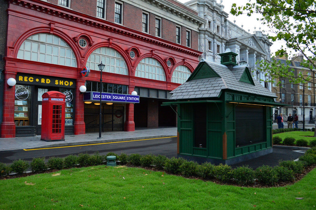 SATURDAY SIX SPECIAL EDITION: Six Reasons Why We Love the London ...
