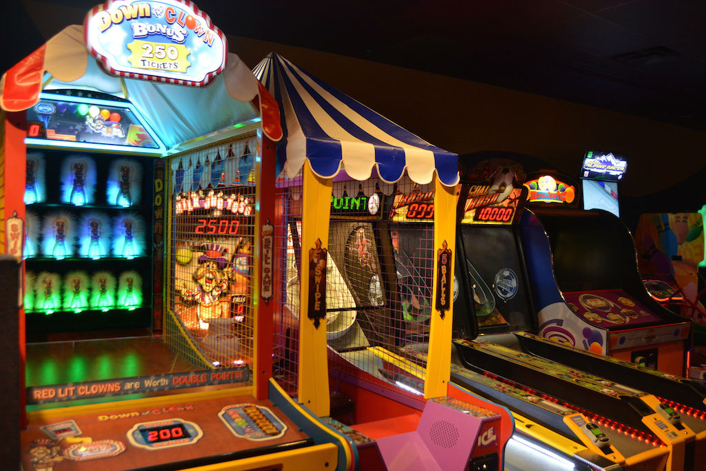 SATURDAY SIX: Six Reasons We Love Disney’s Pop Century Resort ...