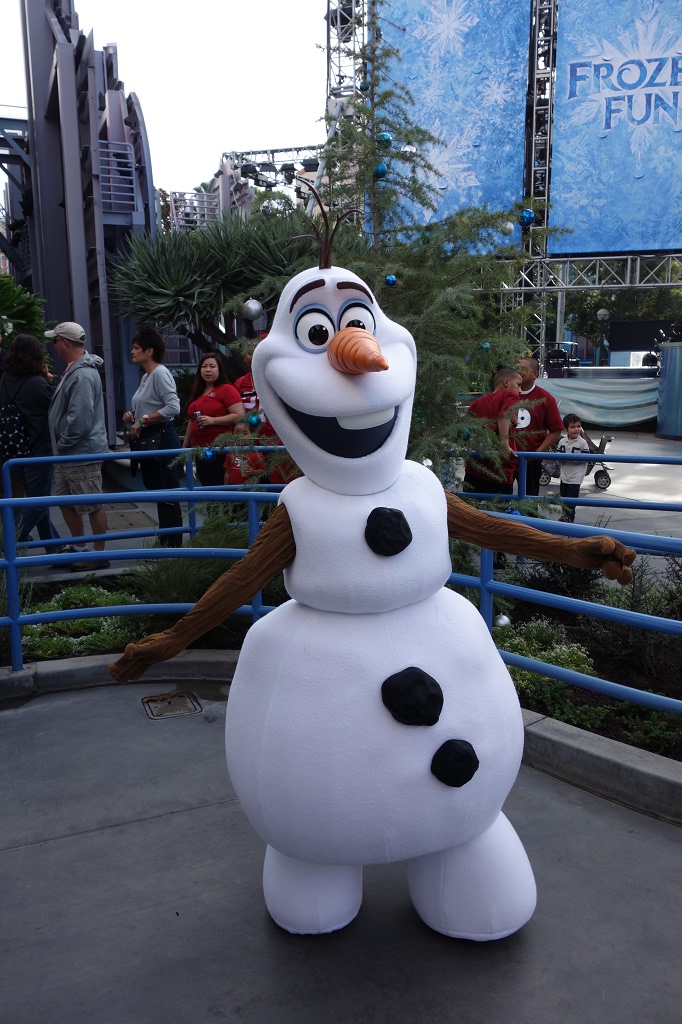 Pictures: Olaf Meet and Greet Premieres at Disney California Adventure ...
