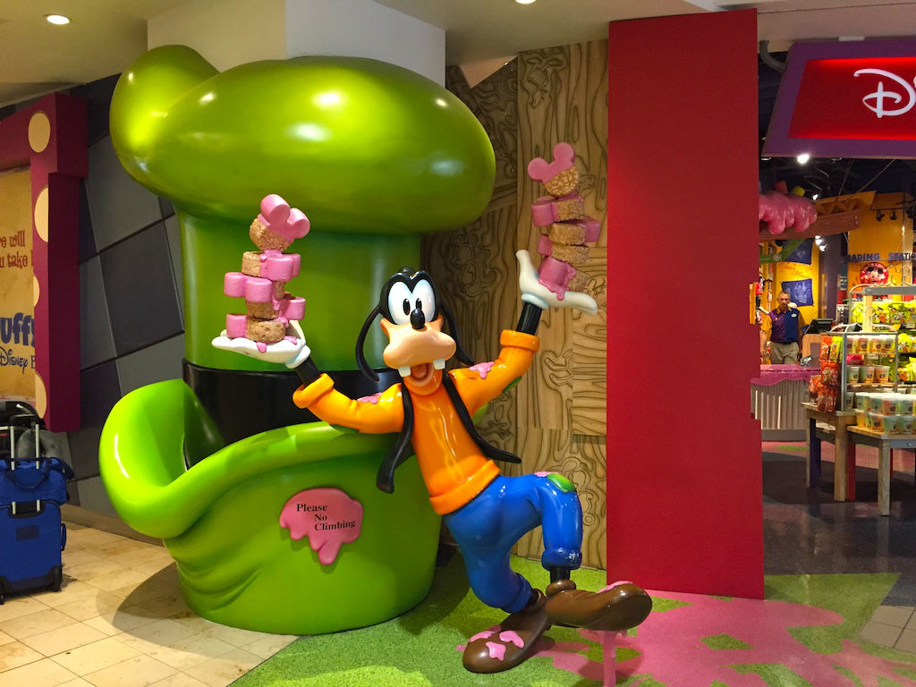 Disney Merchandise: Shopping at Orlando International Airport (MCO ...