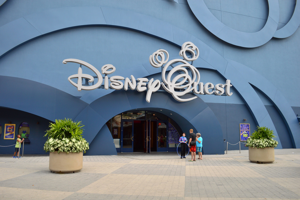 SATURDAY SIX: In Memoriam – Six Things We Lost From the Theme Park ...
