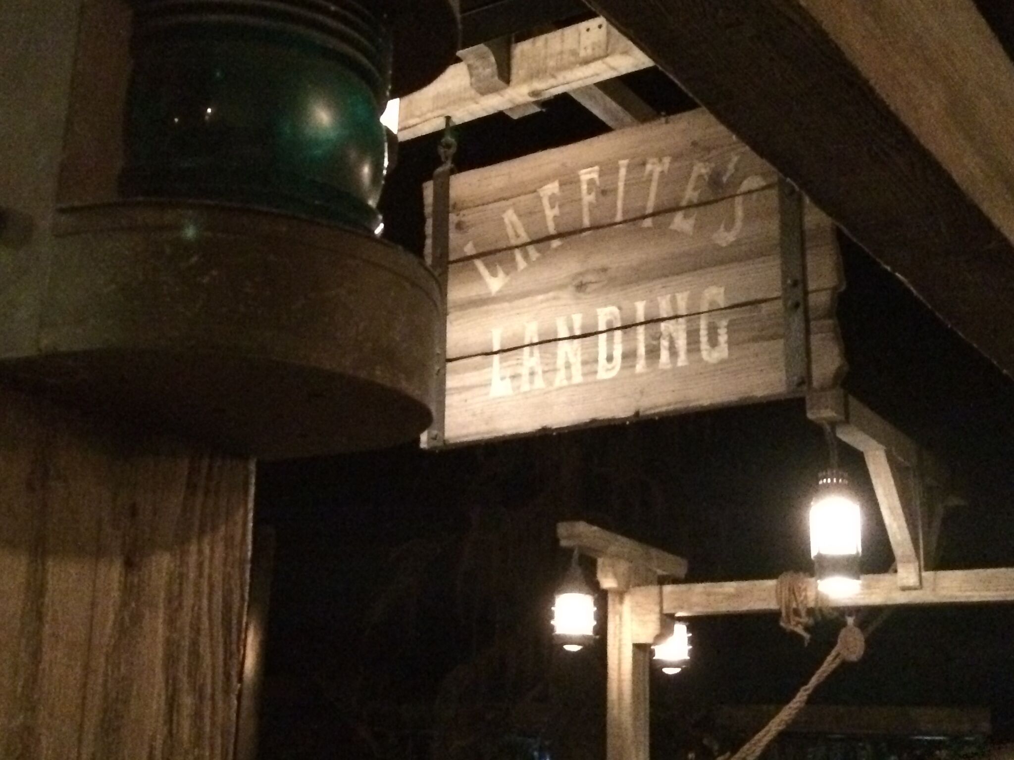 Disneyland vs. Disney World Attractions: Pirates of the Caribbean ...