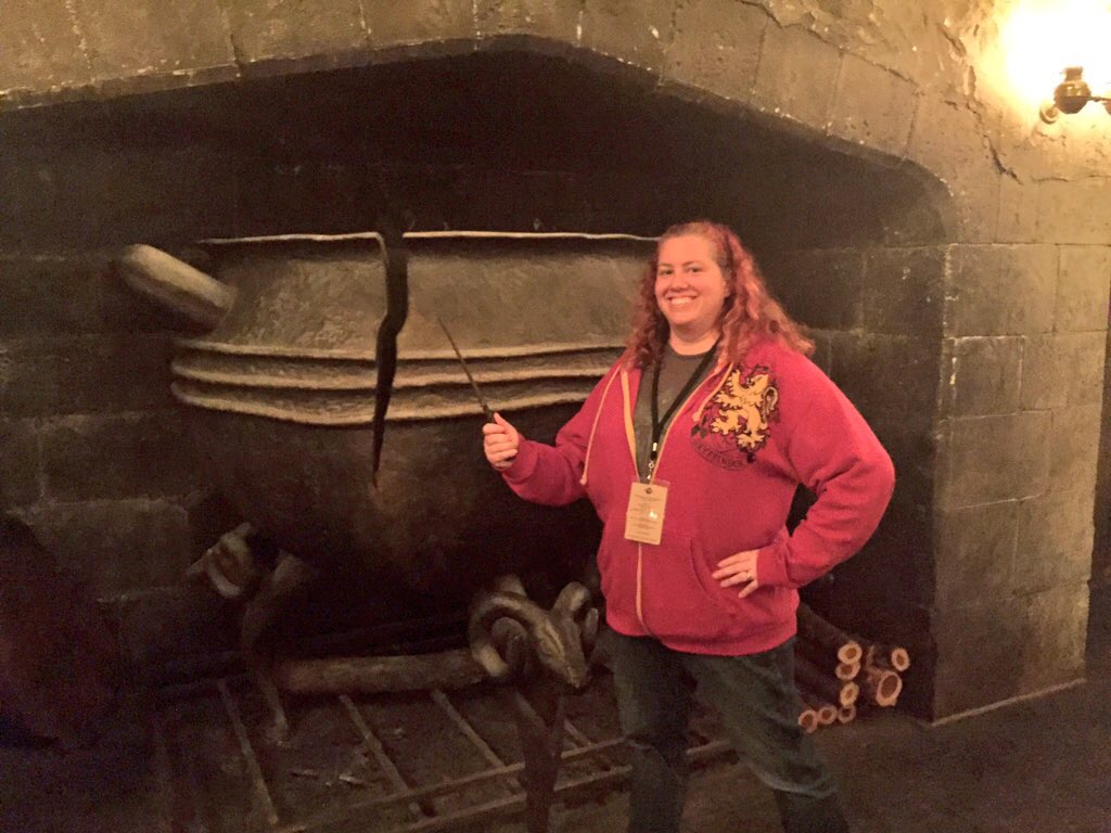SATURDAY SIX: 6 Reasons We Love DIAGON ALLEY in the Wizarding World ...