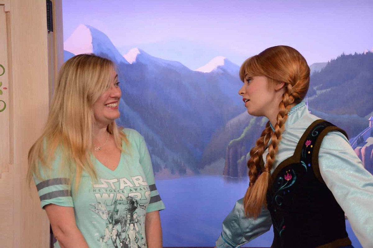 A Closer Look at Disney World’s New Anna and Elsa Meet and Greet ...