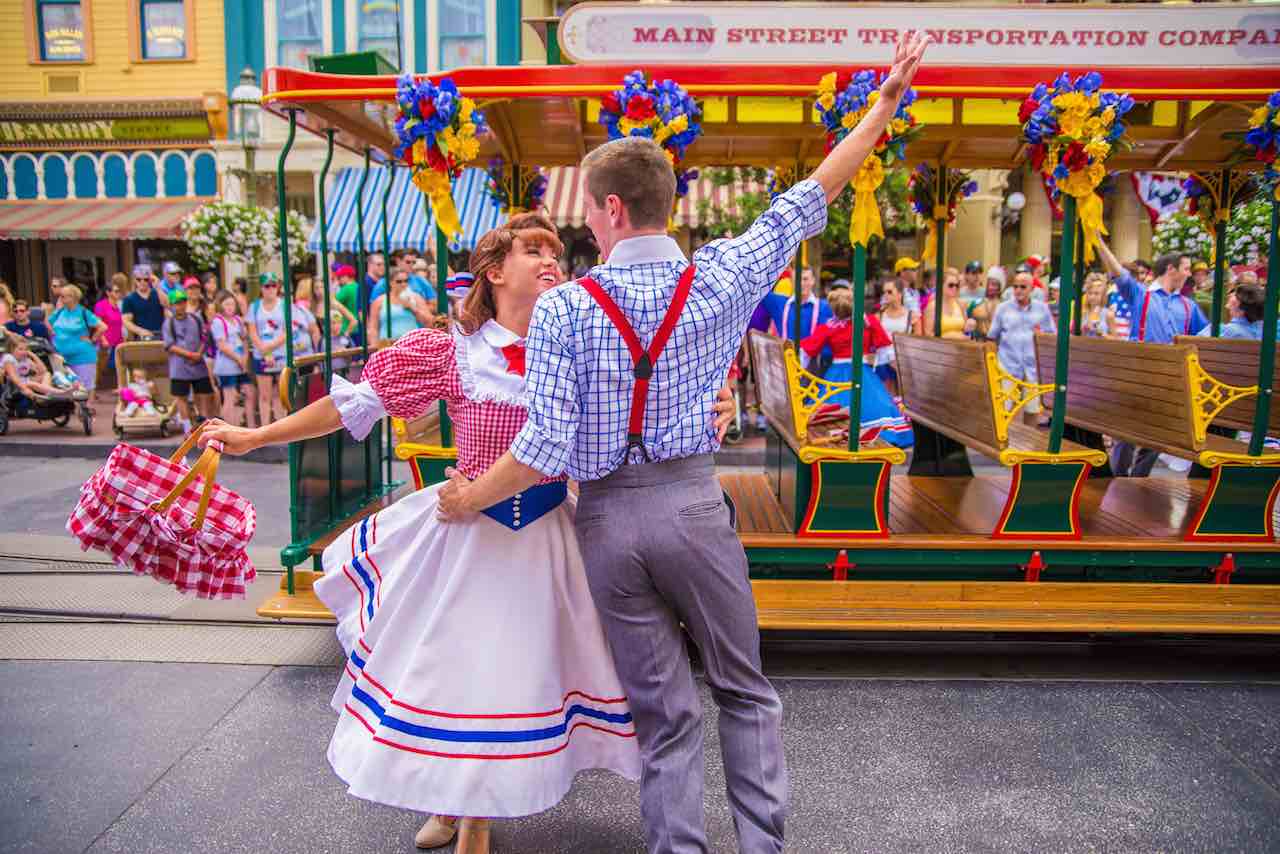 Then and Now: 50 Years of Magic Kingdom’s Main Street, U.S.A ...