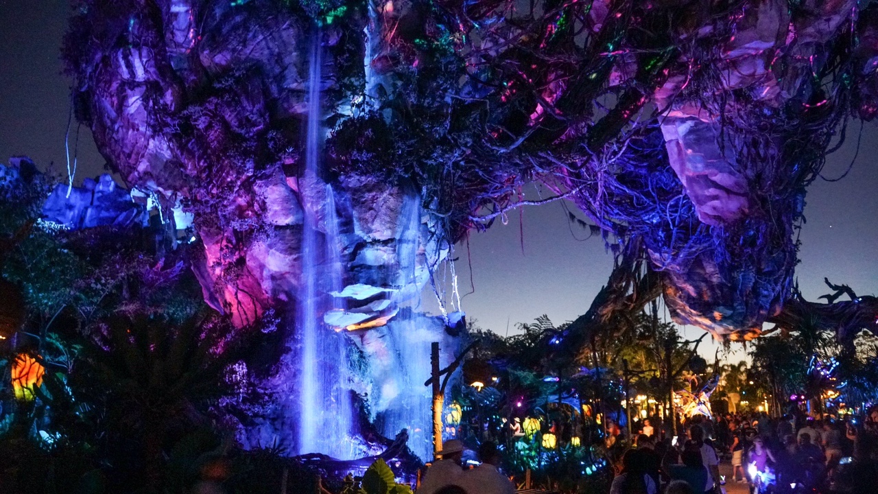 Four Reasons Nighttime is the Best Time to Visit Theme Parks ...