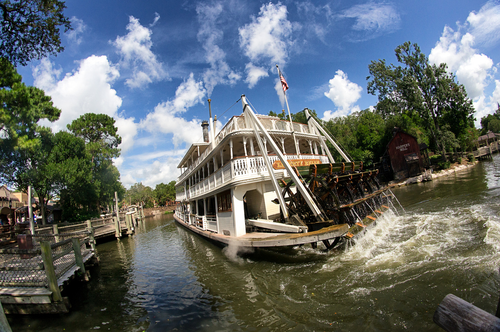 SATURDAY SIX: 6 Reasons We Love LIBERTY SQUARE in Disney’s Magic ...