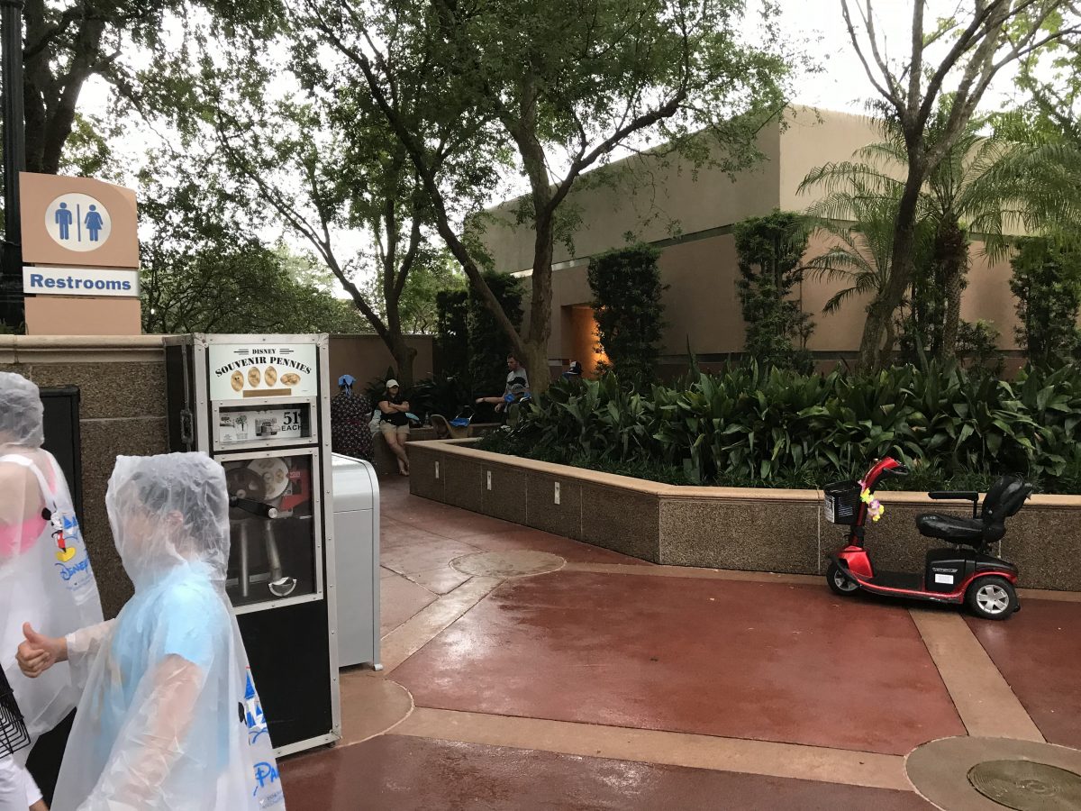 SATURDAY SIX: The Best BATHROOMS at Walt Disney World | TouringPlans ...