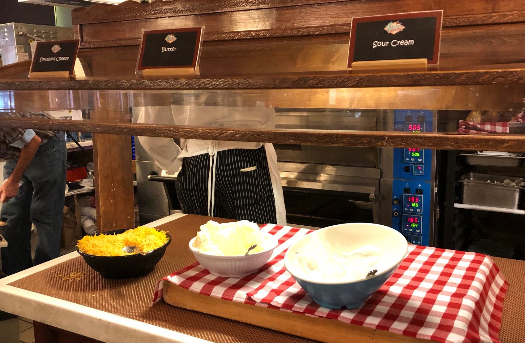 Trail’s End: Disney’s Buffet Near the Corral (But This One IS Golden ...