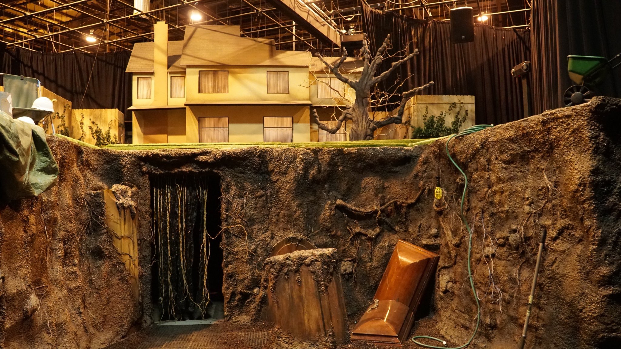 SATURDAY SIX: 6 Reasons We Love Universal’s HALLOWEEN HORROR NIGHTS ...