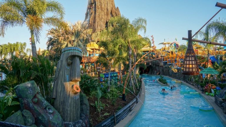SATURDAY SIX: 6 Reasons You Need to Check Out Universal’s VOLCANO BAY ...