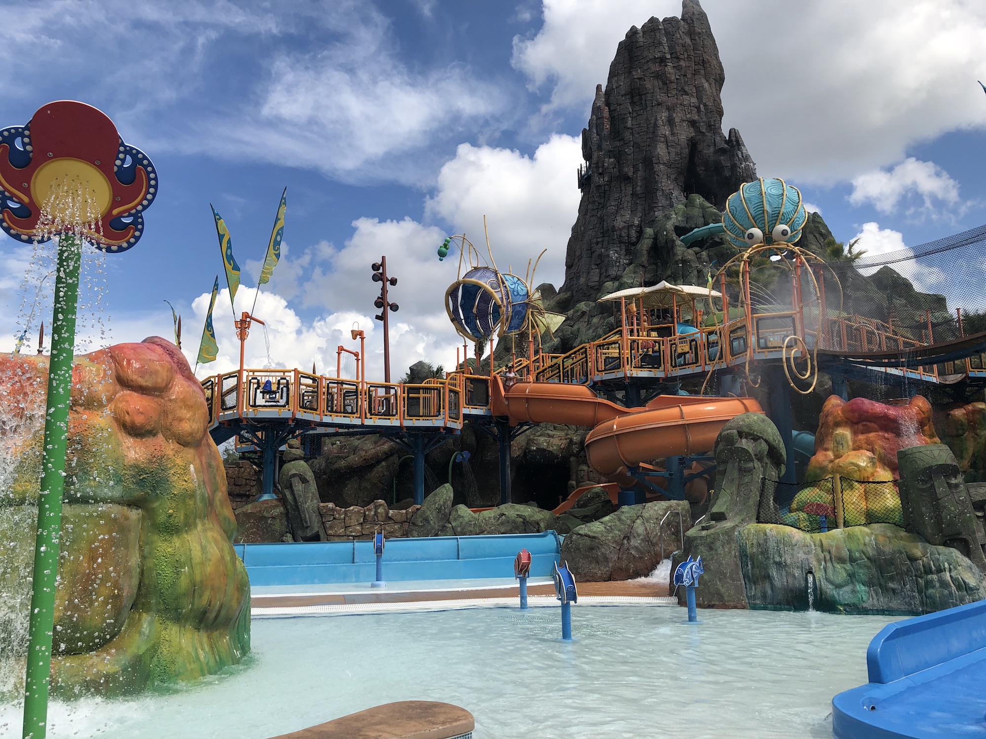 SATURDAY SIX: 6 Reasons We Love Universal's VOLCANO BAY - TouringPlans ...