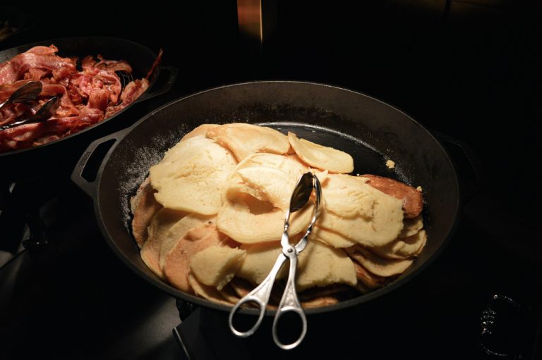 Universal Dining: Despicable Me Character Breakfast at Loews Royal ...