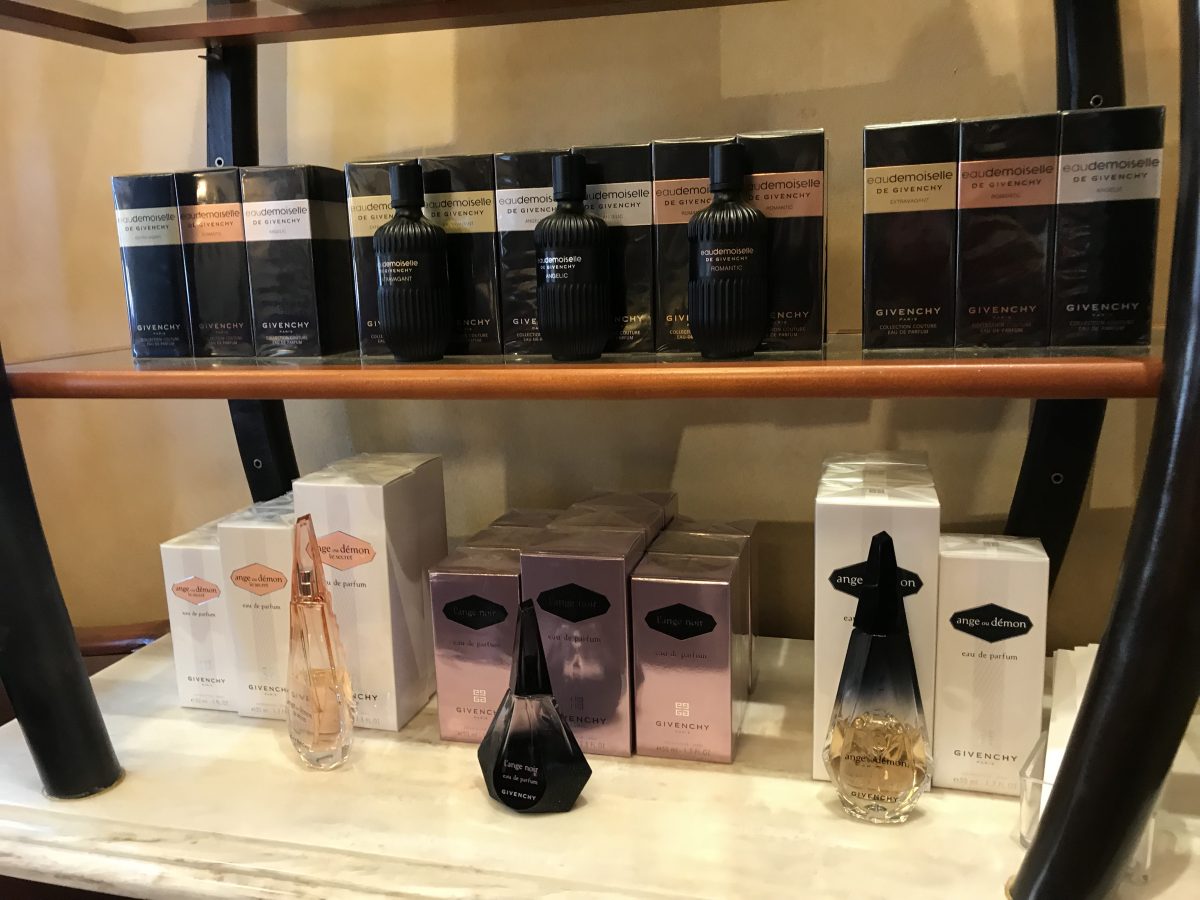 Shopping in the Epcot Countries – Get to Know France | TouringPlans.com ...