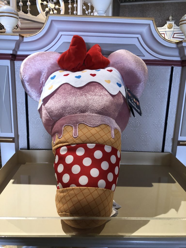 Giant Disney Plush Treats Are Really Sweet | TouringPlans.com Blog