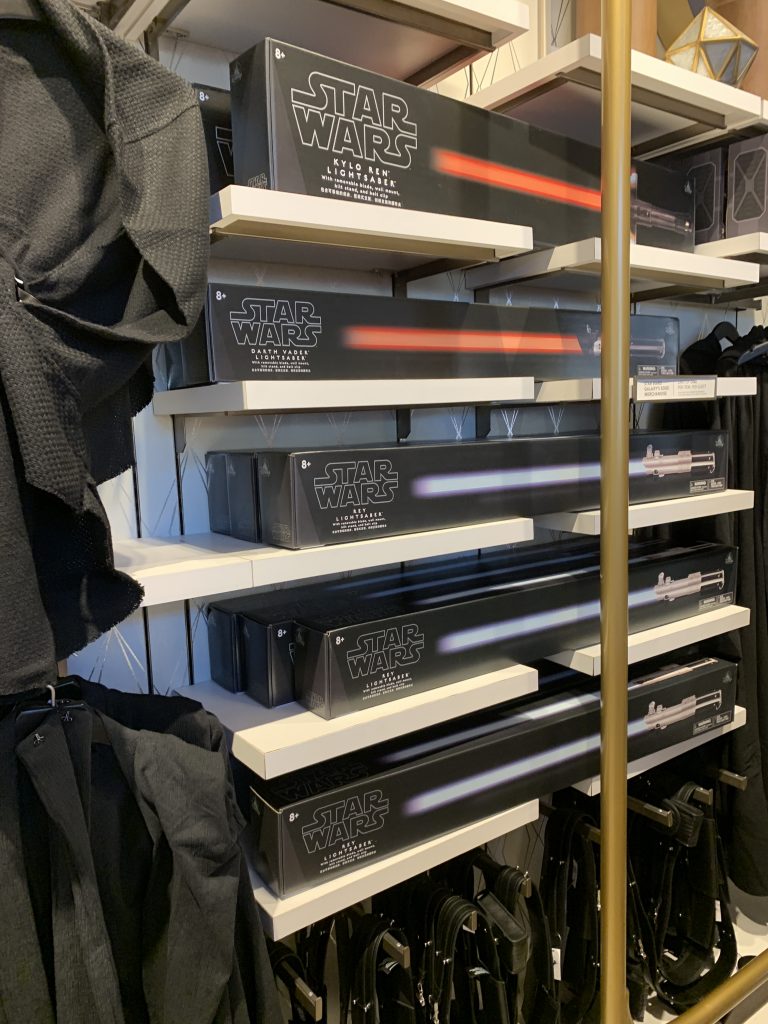 You Won’t Find Any Star Wars Merchandise in Star Wars Land ...