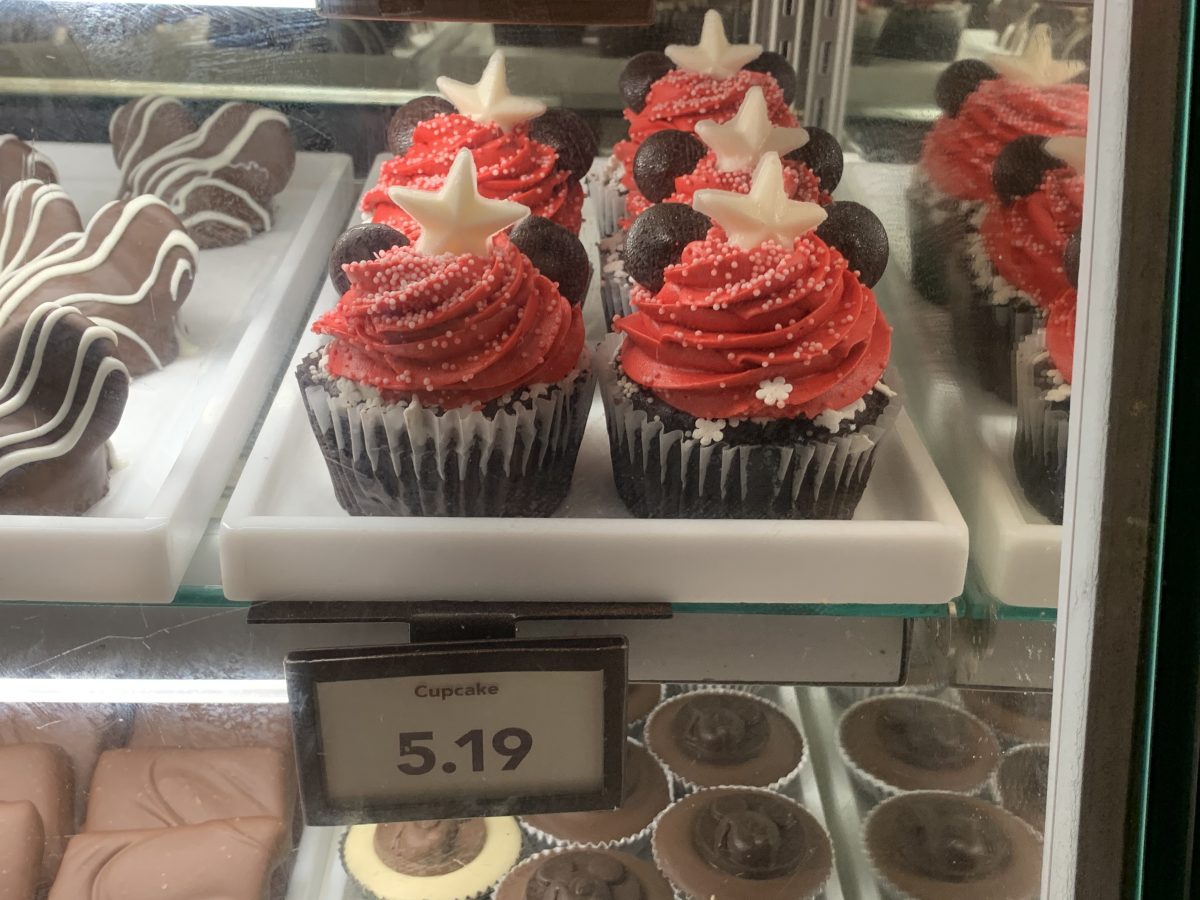 Winter Holiday Treats Now Appearing in Disney World Bakery Cases ...