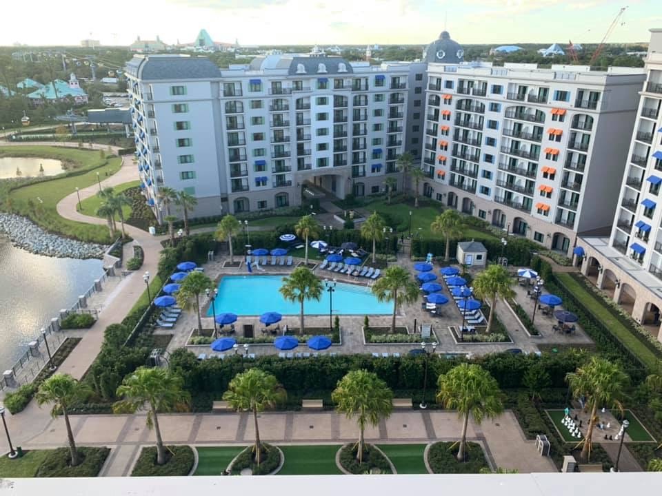 PHOTOS: Take a Look Inside a One Bedroom Villa at Disney’s Riviera ...