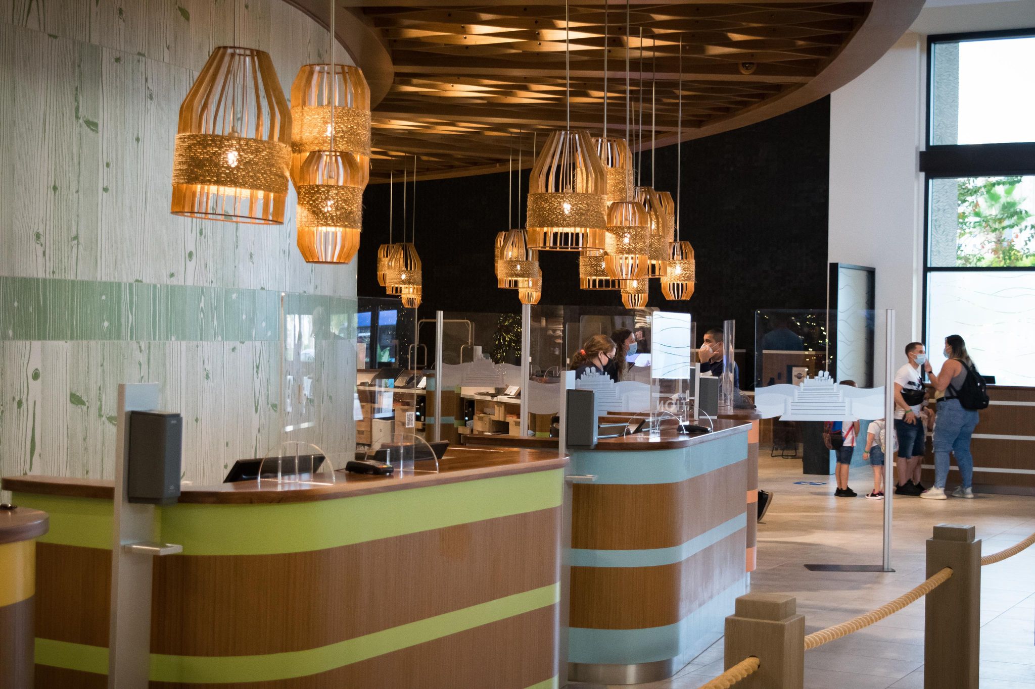 SATURDAY SIX: 6 Reasons We Love Universal’s DOCKSIDE INN & SUITES ...