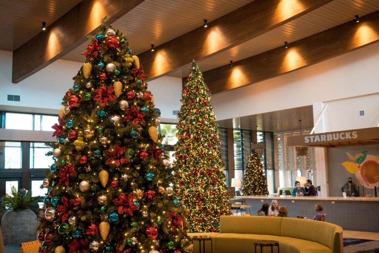 SATURDAY SIX: 6 Reasons We Love Universal’s DOCKSIDE INN & SUITES ...