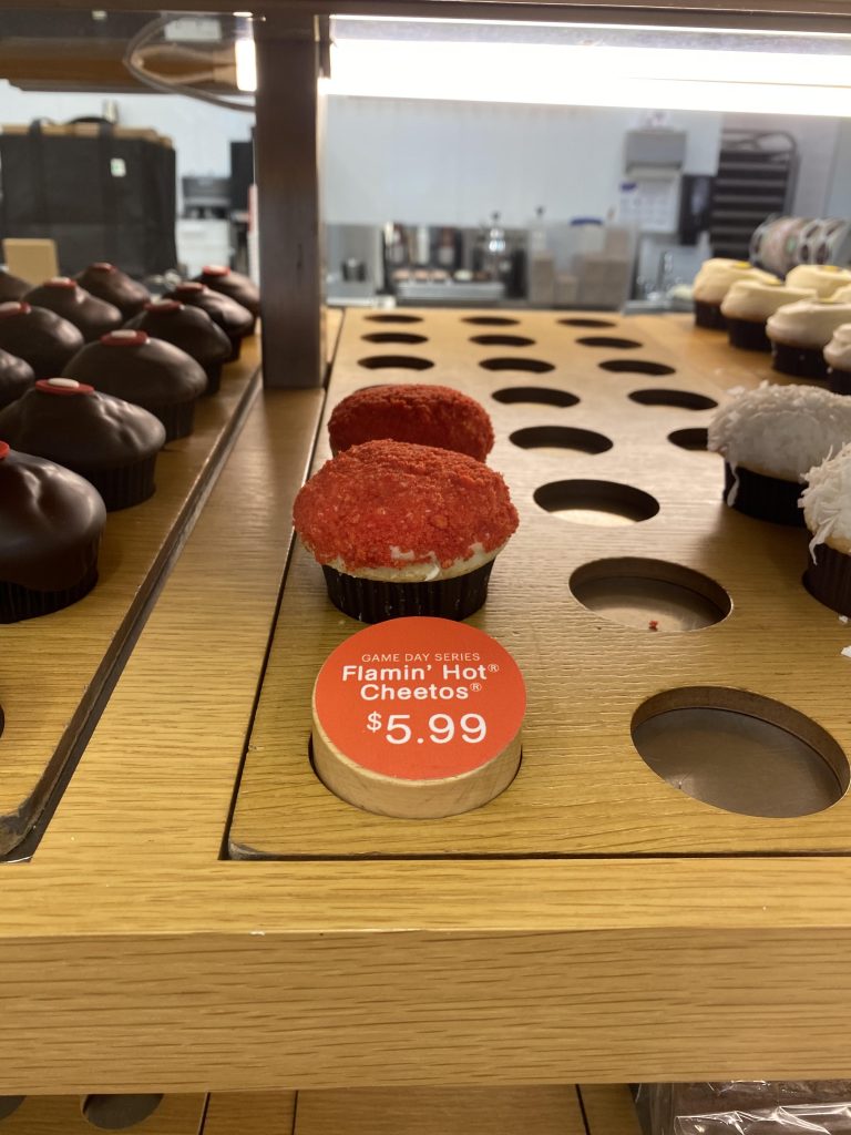 REVIEW: Specialty Cupcakes at Sprinkles in Disney Springs ...
