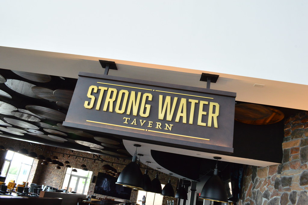 Strong Water Tavern – Universal’s Best Bar | TouringPlans.com Blog