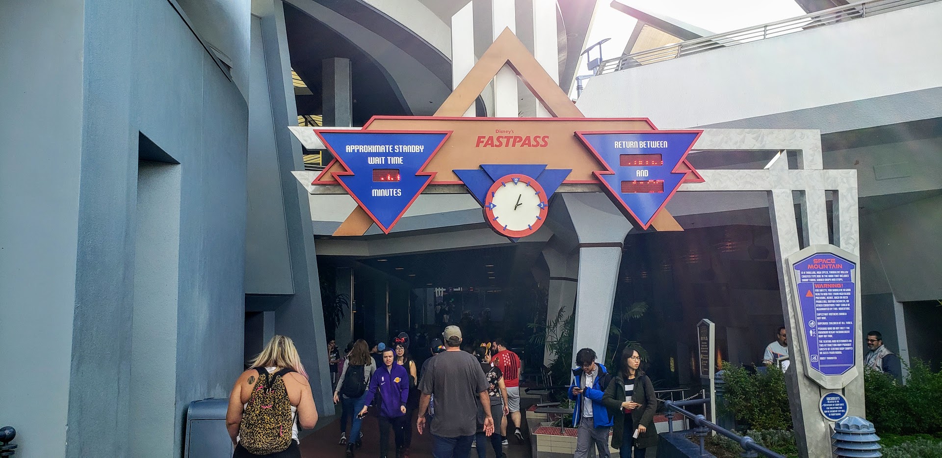 Disneyland’s Space Mountain — Better Know An Attraction | TouringPlans ...