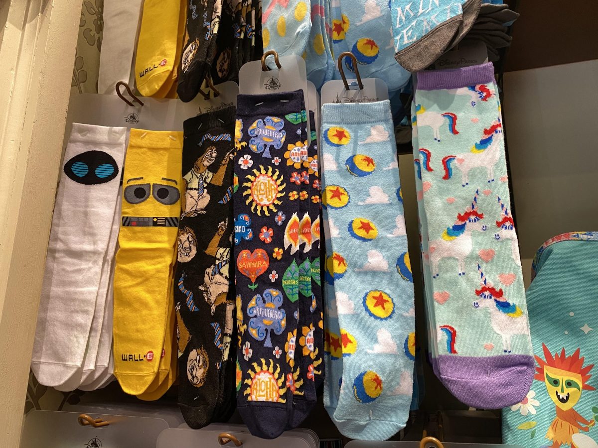 Hold Onto Your Toes, There’s New Haunted Mansion Socks and More ...