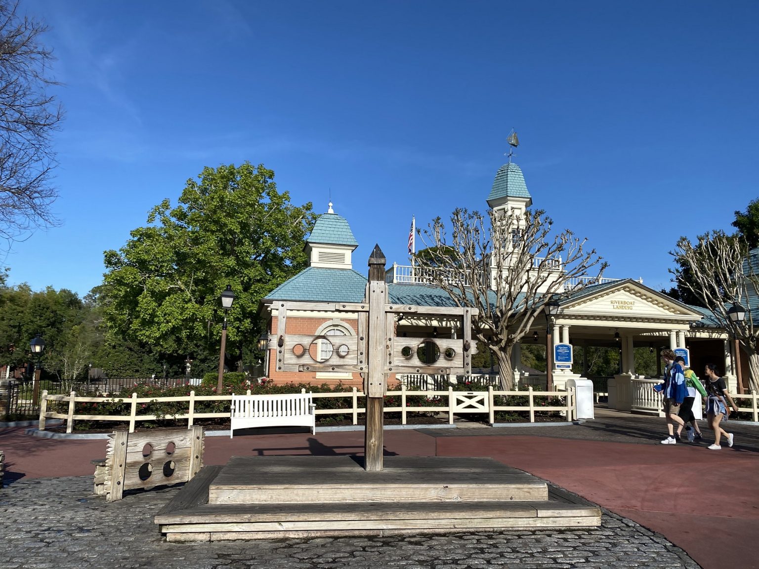 REVIEW – Liberty Tree Tavern Continues Its Magic Kingdom Legacy ...