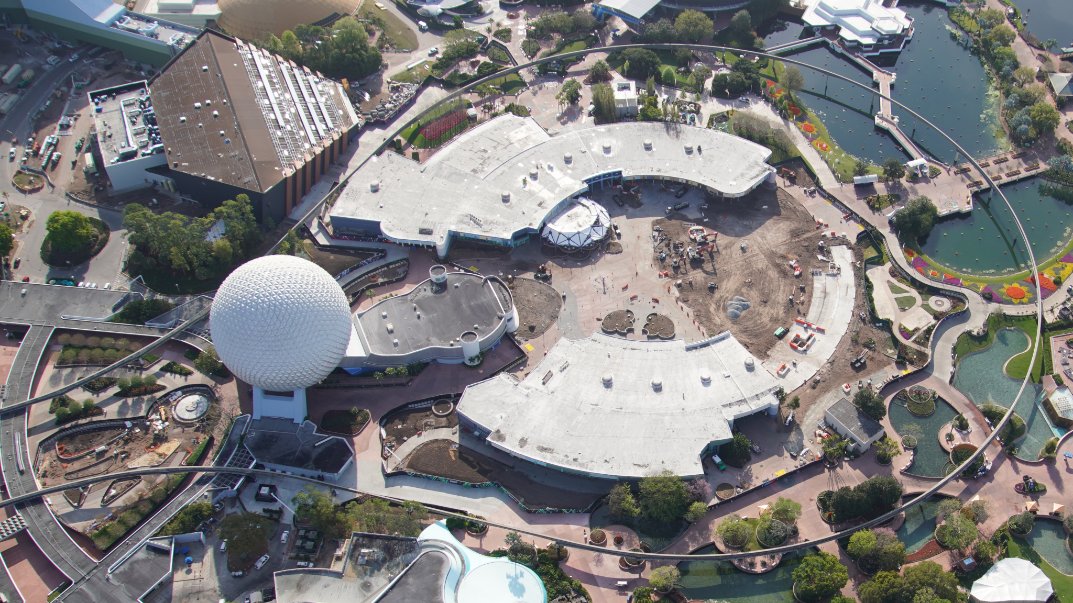 The SATURDAY SIX Looks at the EMPTY THEME PARKS at Universal and Walt ...