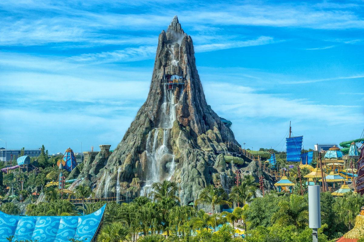 The SATURDAY SIX Spends a Day at Universal’s VOLCANO BAY - Disney by Mark