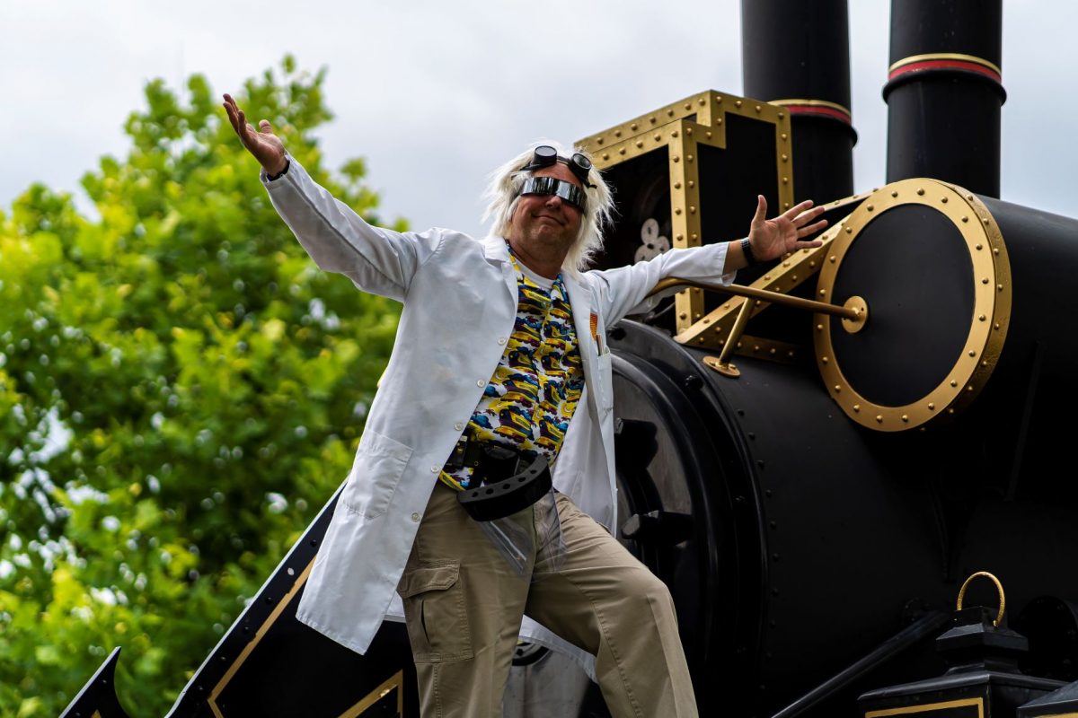 The SATURDAY SIX Celebrates 40 Years of BACK TO THE FUTURE (The Ride ...