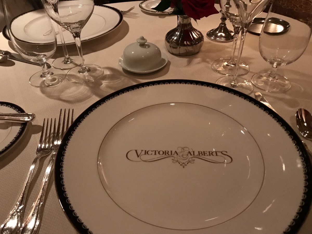 FAQ: Get to Know Signature Dining at Walt Disney World | TouringPlans ...