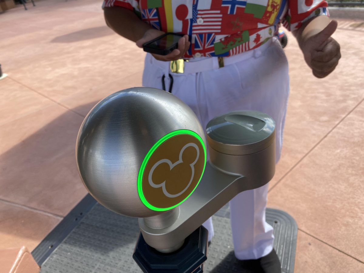 What to Expect When Arriving at Walt Disney World Theme Parks ...