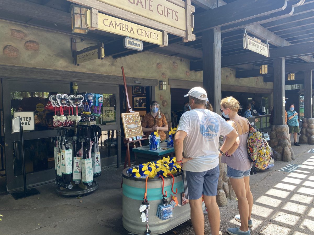 How to Pin Trade at Walt Disney World with Safety Measures ...