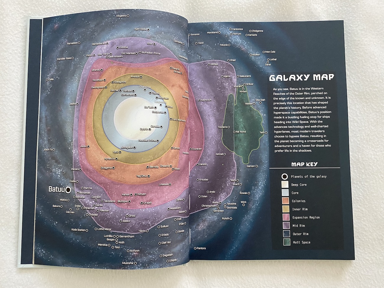 REVIEW: Star Wars Galaxy’s Edge Traveler’s Guide to Batuu Book ...