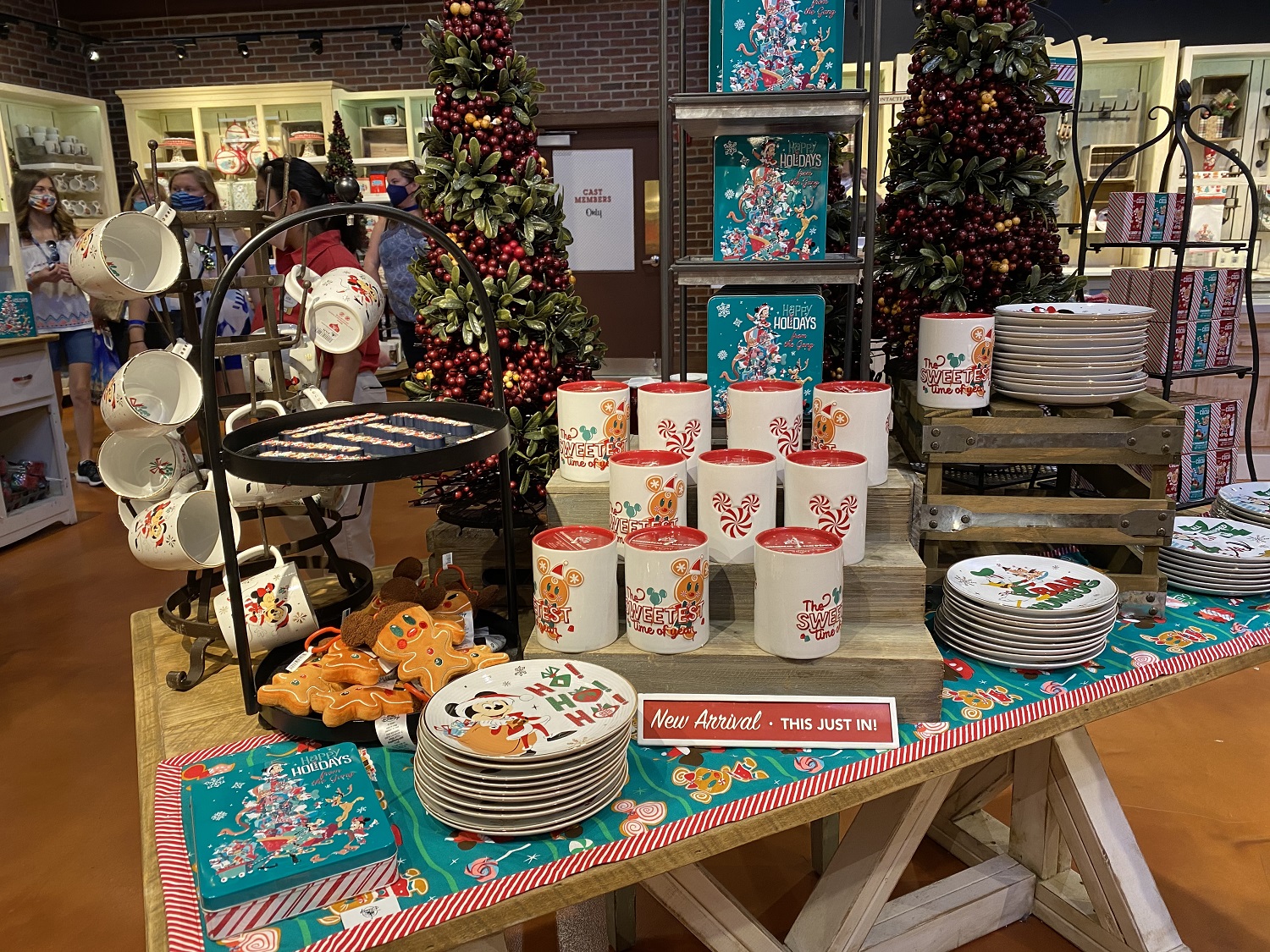 NEW – Christmas and Holiday Housewares Has Arrived at Disney Springs ...