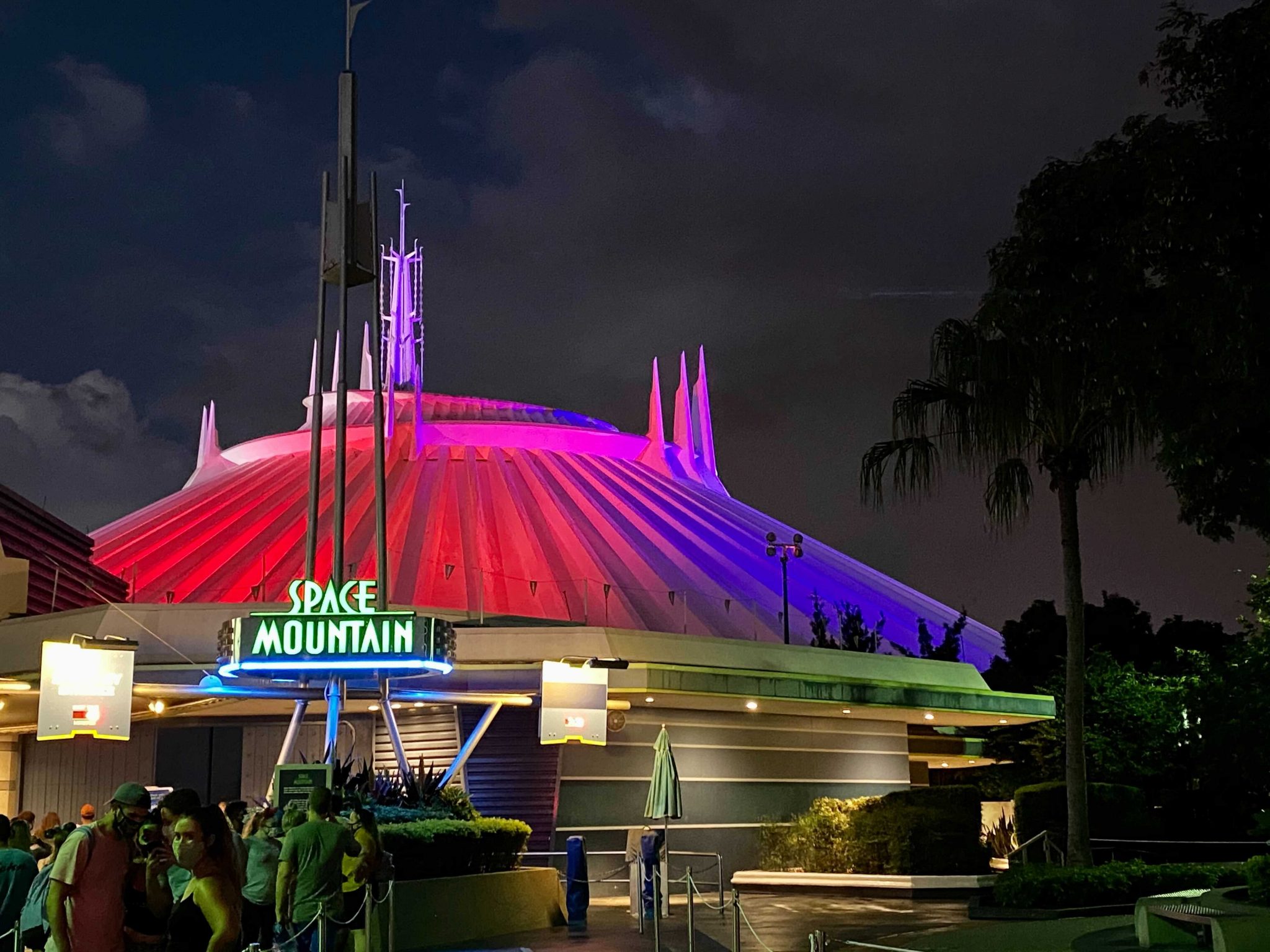4 Classic Magic Kingdom Attractions that Stand the Test of Time ...