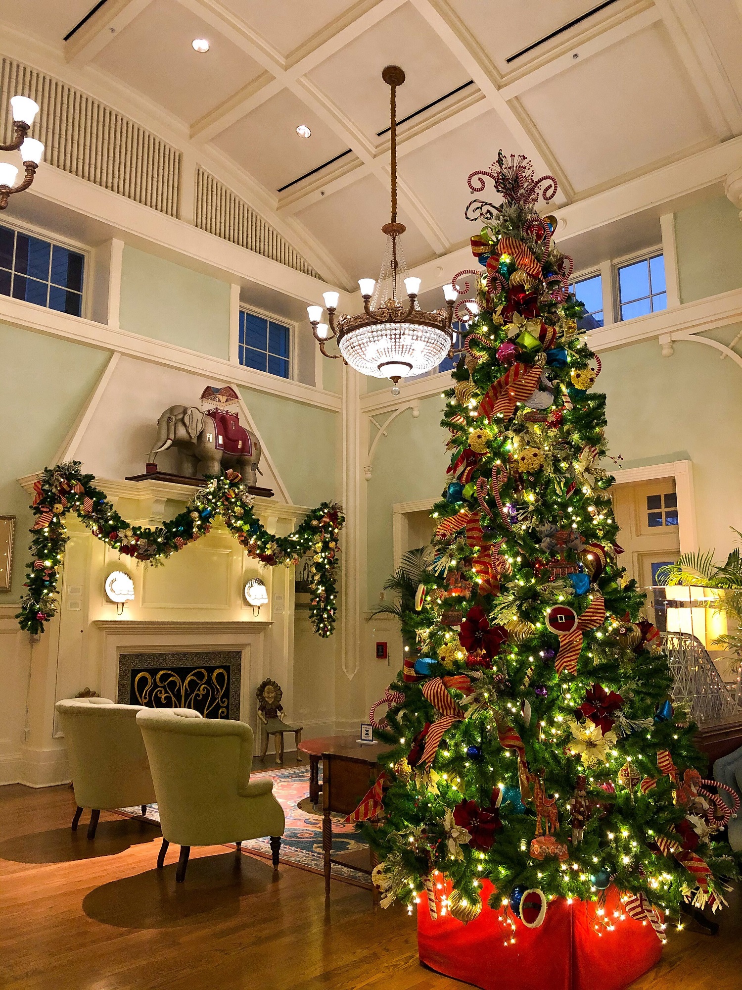 PHOTOS – Beautiful Holiday Decorations Arrive at Disney’s Boardwalk ...