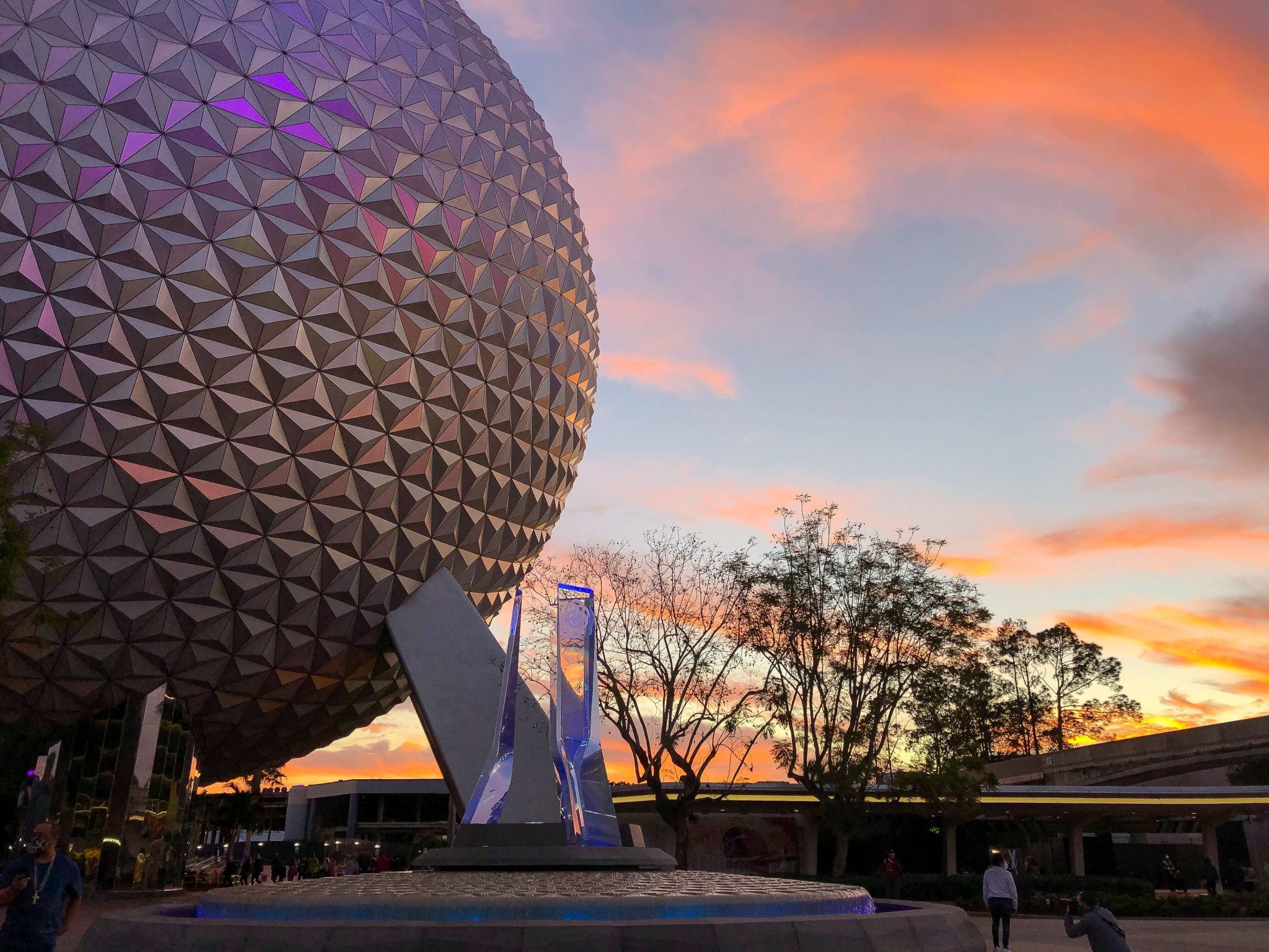 A Blast from the Past: EPCOT Fountain and Sculpture Returns Better Than ...