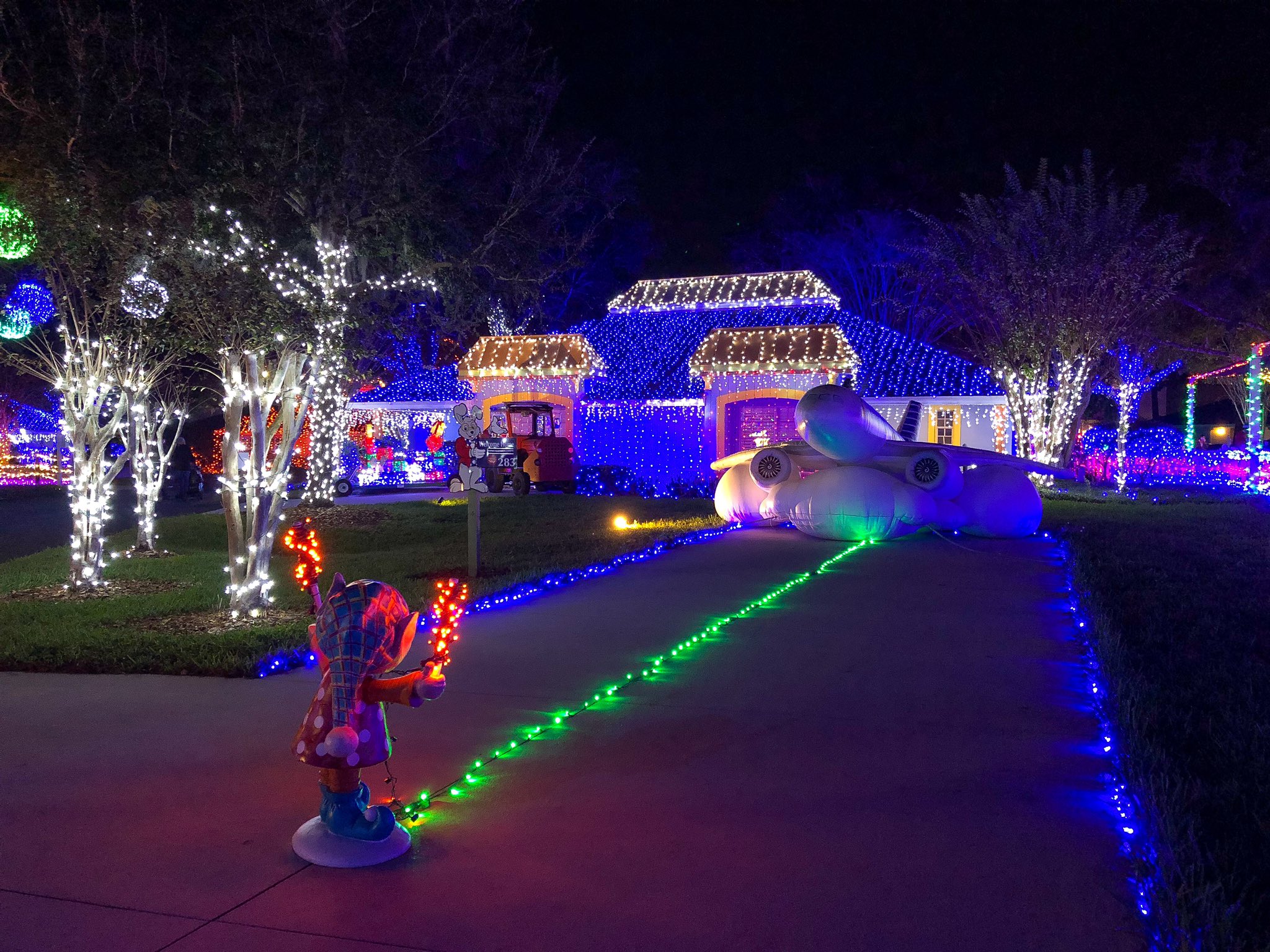 SATURDAY SIX: 6 Reasons We Love GIVE KIDS THE WORLD's "Night of a ...