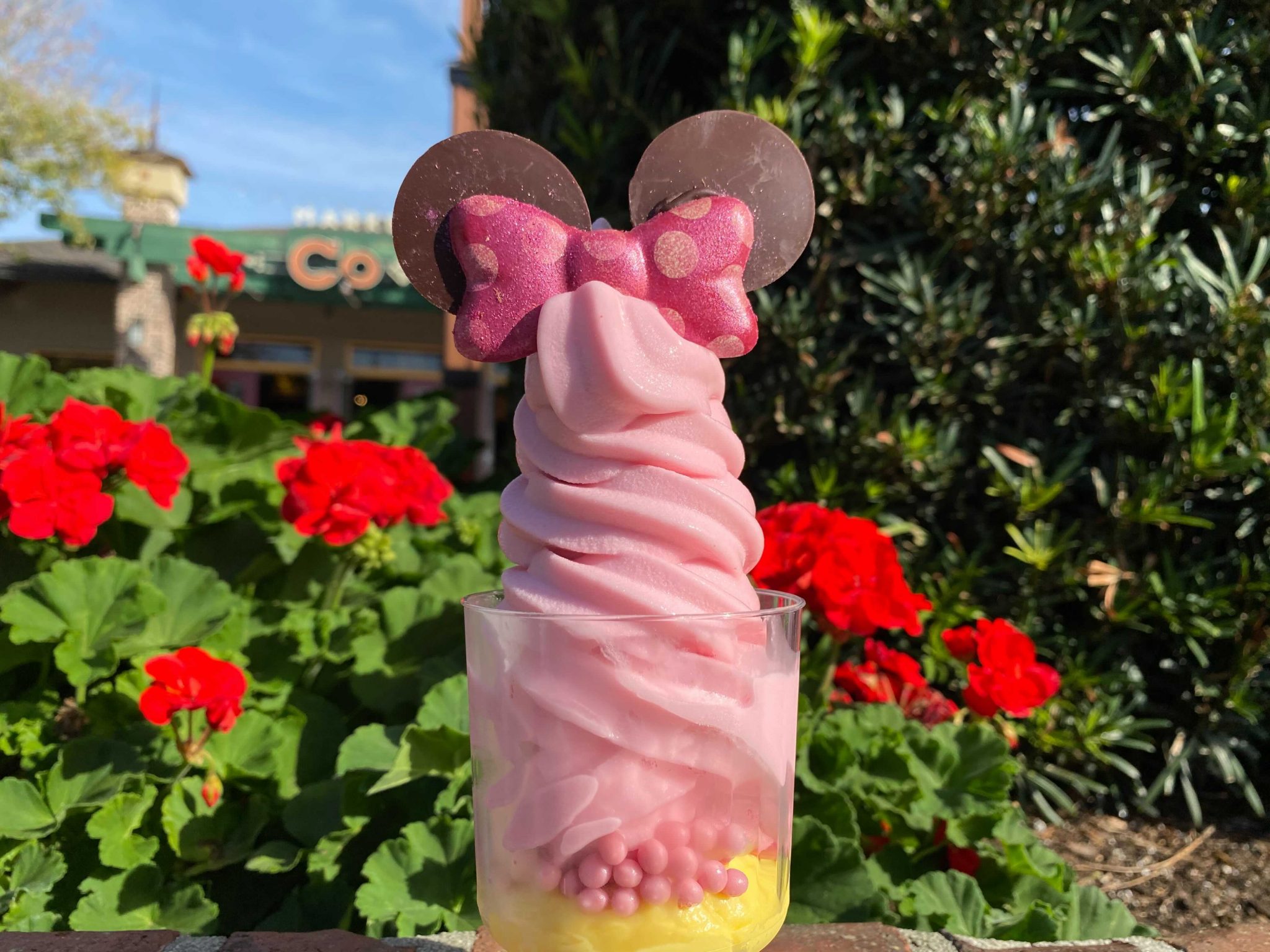 REVIEW – Secret Menu Minnie Mouse Watermelon Dole Whip Cup is Worth the ...