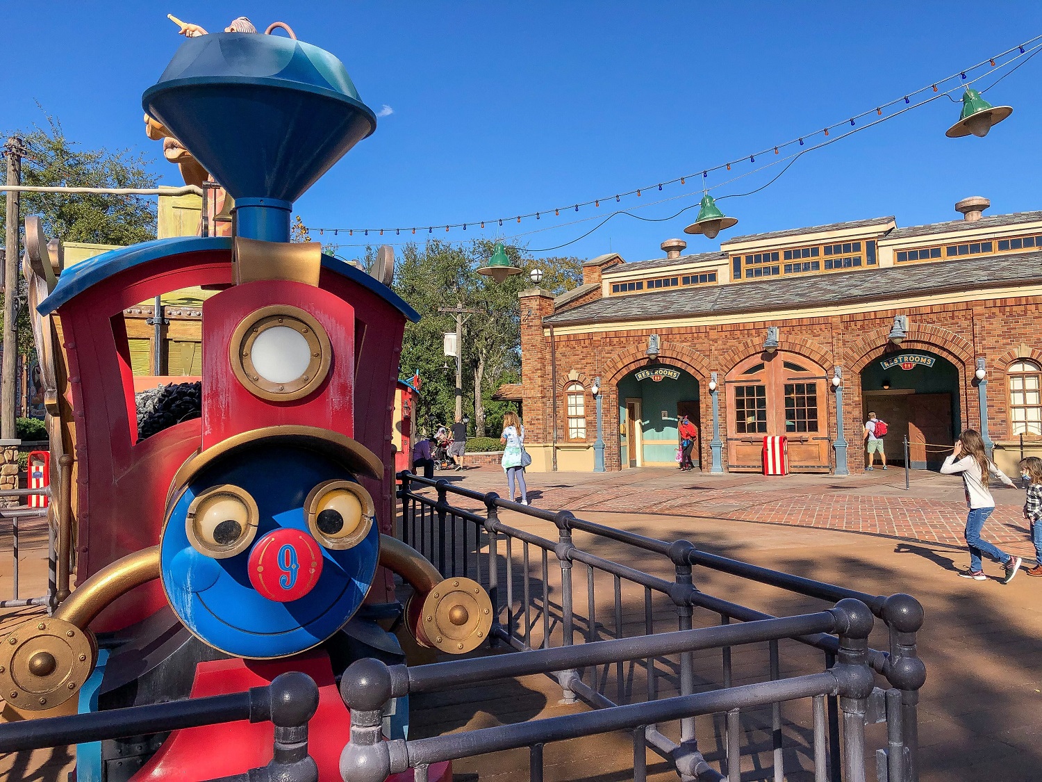 Where Are the Companion Restrooms Located at Magic Kingdom ...