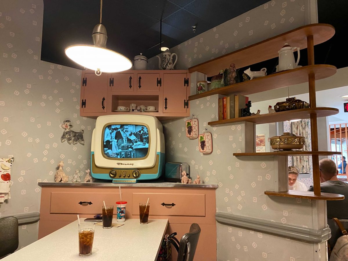 REVIEW – 50’s Prime Time Cafe is Comforting in Every Way - Disney by Mark