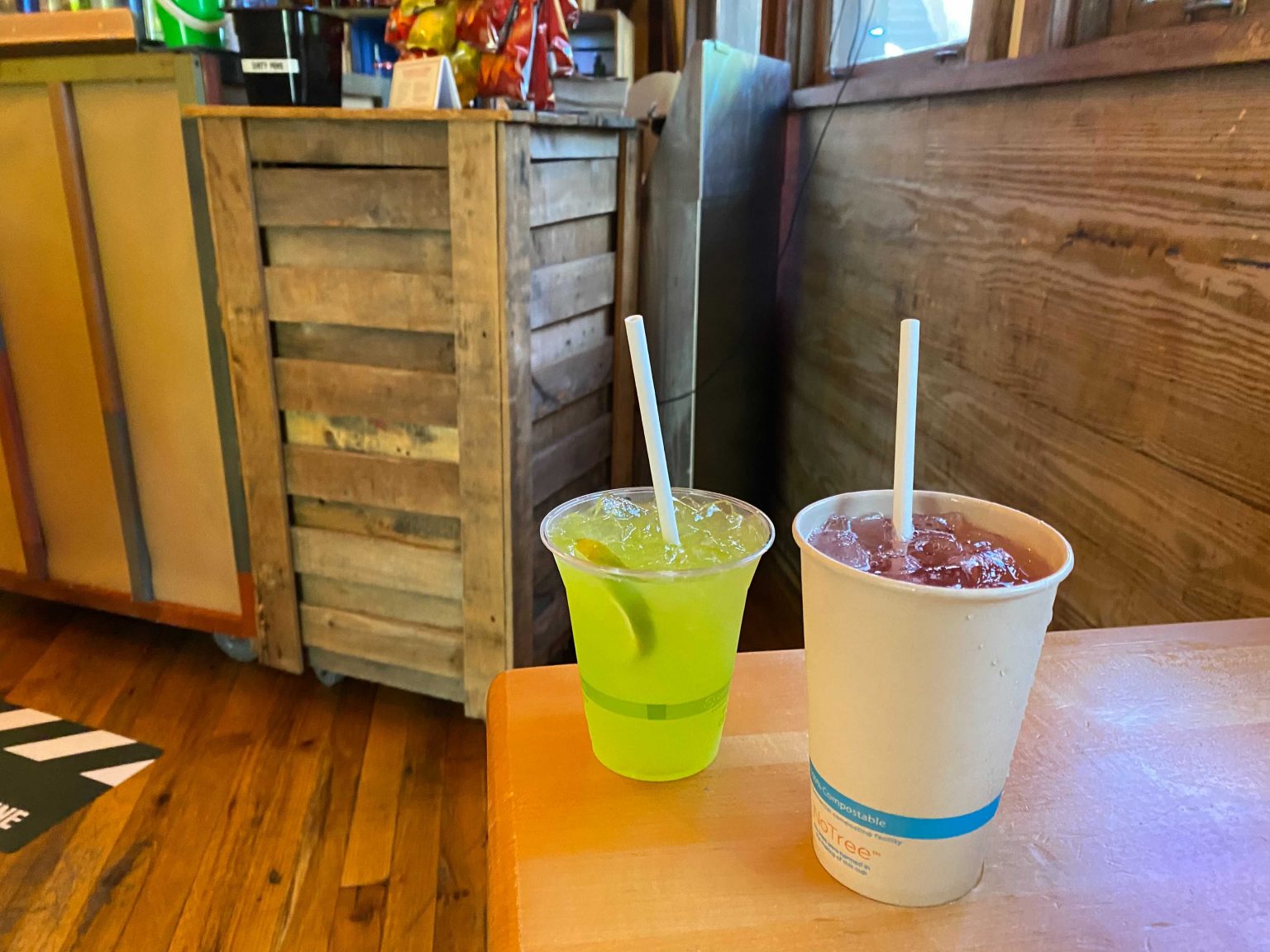 Restaurantosaurus Lounge Has Passholder Exclusive Drinks, But It’s ...