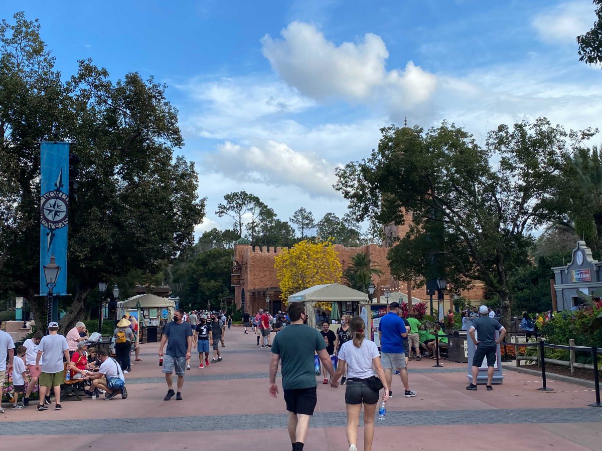 PHOTOS – Park Hopping at Animal Kingdom and EPCOT on a Busy Holiday ...