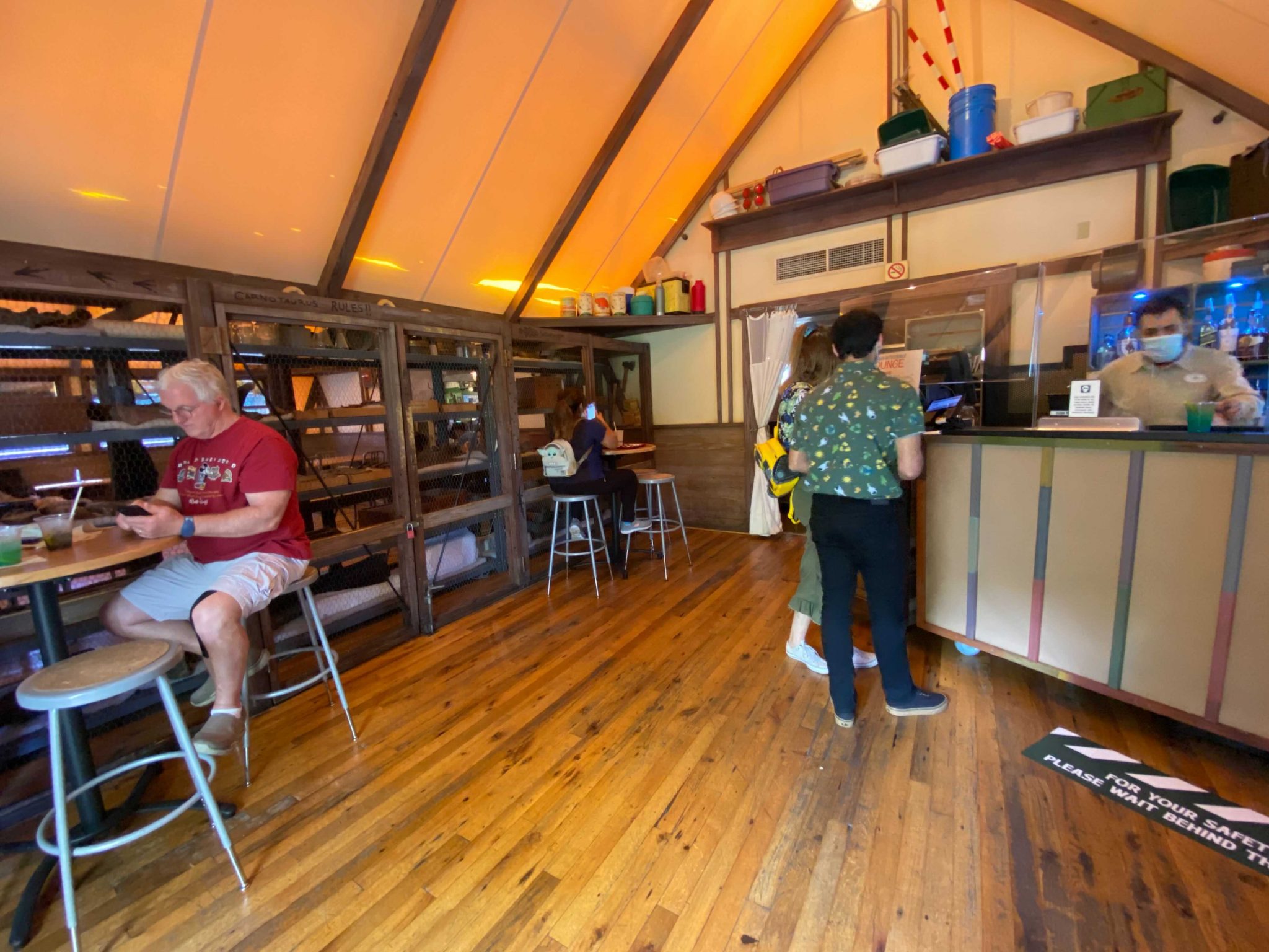 Restaurantosaurus Lounge Has Passholder Exclusive Drinks, But It’s ...