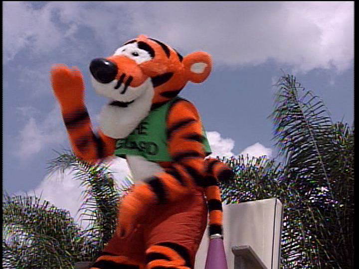 The SATURDAY SIX Looks at DISNEY SING ALONG SONGS – Beach Party at Walt ...