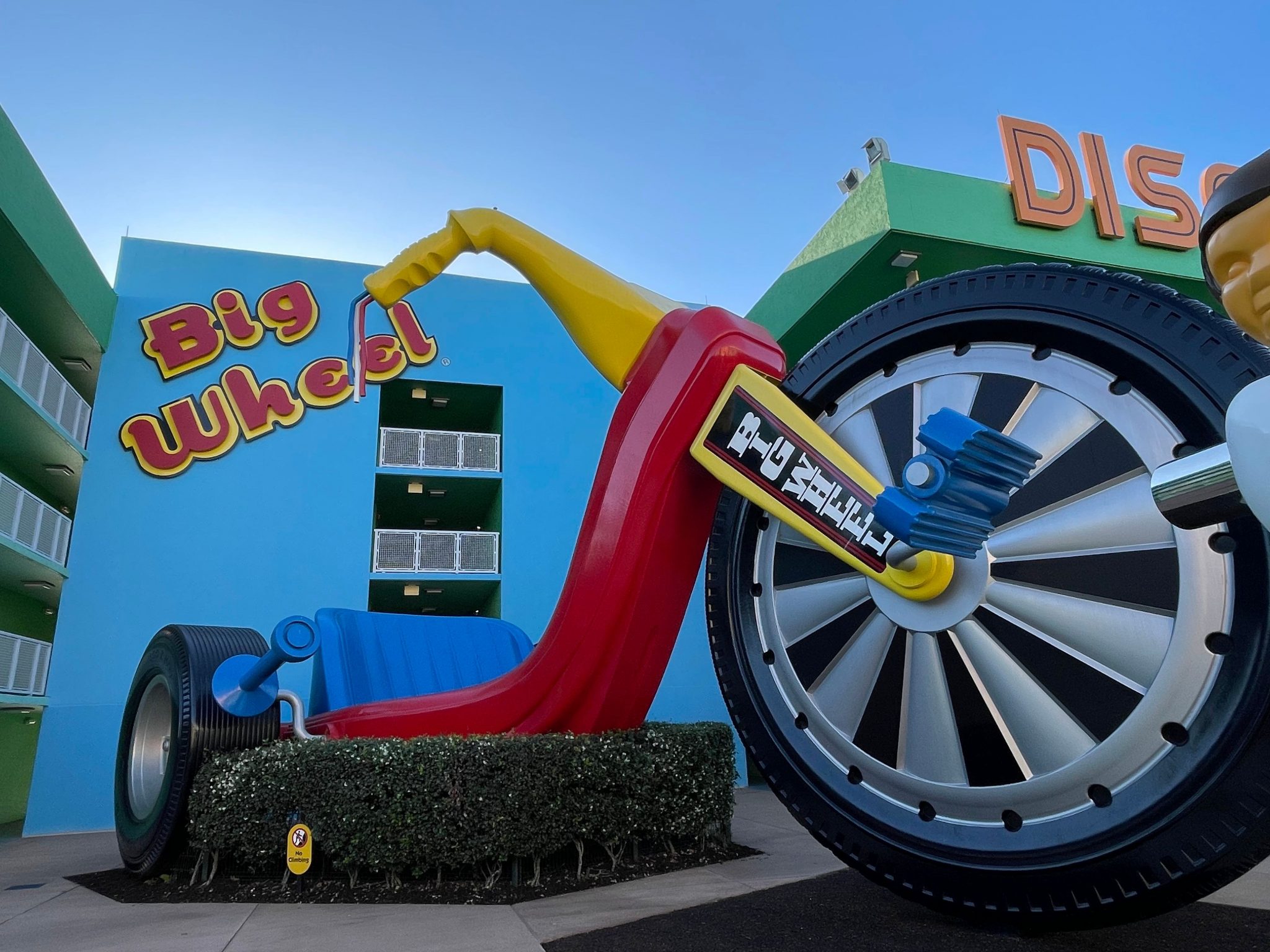 REVIEW – Disney’s Pop Century Really Pops with Family Fun and ...